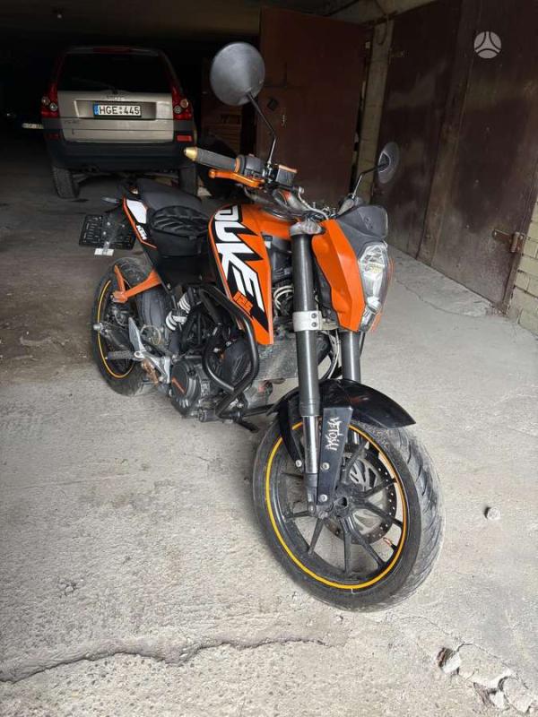 Orange KTM Duke 2011 in Kaunas, with an engine capacity of 0.13 L and mileage of 18 thousand km for 1550 €, photo 4 on AUTOMOTO.COM.LV