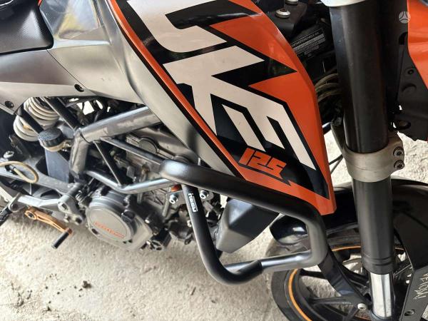 Orange KTM Duke 2011 in Kaunas, with an engine capacity of 0.13 L and mileage of 18 thousand km for 1550 €, photo 7 on AUTOMOTO.COM.LV