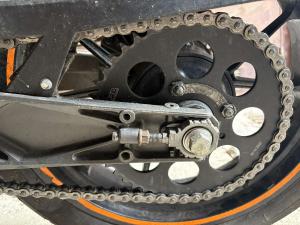 Oranžs KTM Duke 2011 Kauņa, ar dzinēja tilpumu 0.13 L un nobraukumu 18 tūkst. km par 1550 €, foto 12 vietnē AUTOMOTO.COM.LV