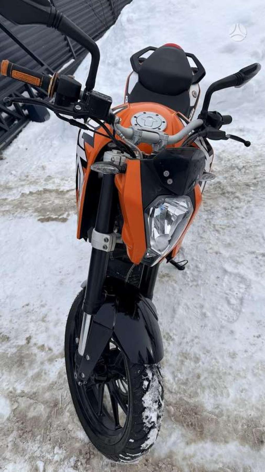 Oranžs KTM Duke 2012 Šauļi, ar dzinēja tilpumu 0.13 L un nobraukumu 18 tūkst. km par 2099 €, foto 3 vietnē AUTOMOTO.COM.LV