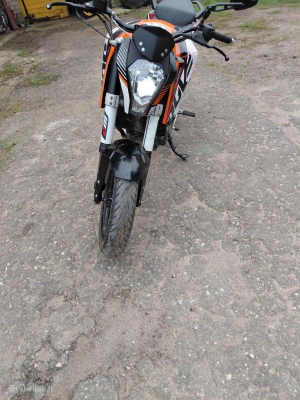Orange KTM Duke 2012 in Marijampole, with an engine capacity of 0.13 L and mileage of 32 thousand km for 1460 €, photo 4 on AUTOMOTO.COM.LV