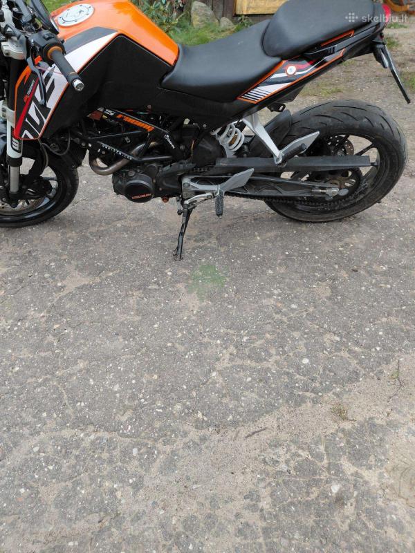 Orange KTM Duke 2012 in Marijampole, with an engine capacity of 0.13 L and mileage of 32 thousand km for 1460 €, photo 6 on AUTOMOTO.COM.LV