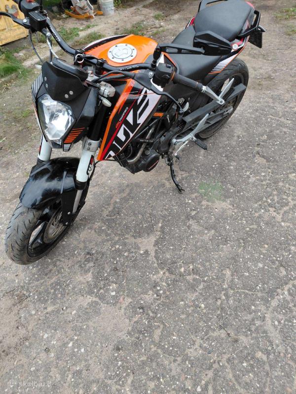 Orange KTM Duke 2012 in Marijampole, with an engine capacity of 0.13 L and mileage of 32 thousand km for 1460 €, photo 8 on AUTOMOTO.COM.LV