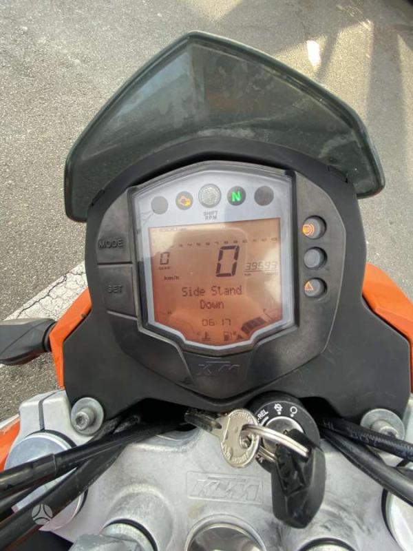 Orange KTM Duke 2013 in Panevezys, with an engine capacity of 0.13 L and mileage of 40 thousand km for 1300 €, photo 4 on AUTOMOTO.COM.LV