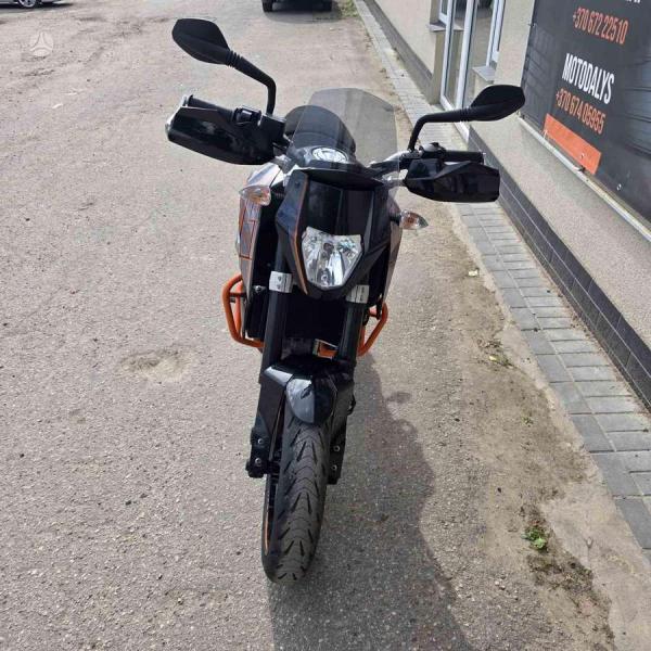 Orange KTM Duke 2014 in Panevezys, with an engine capacity of 0.69 L and mileage of 36 thousand km for 3600 €, photo 5 on AUTOMOTO.COM.LV