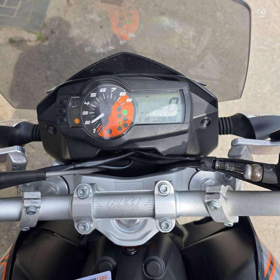Orange KTM Duke 2014 in Panevezys, with an engine capacity of 0.69 L and mileage of 36 thousand km for 3600 €, photo 7 on AUTOMOTO.COM.LV