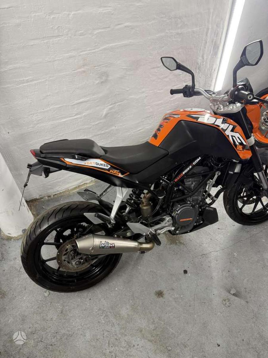 Oranžs KTM Duke 2015 Marijampole, ar dzinēja tilpumu 0.13 L un nobraukumu 25 tūkst. km par 1635 €, foto 12 vietnē AUTOMOTO.COM.LV