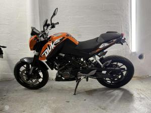Oranžs KTM Duke 2015 Marijampole, ar dzinēja tilpumu 0.13 L un nobraukumu 25 tūkst. km par 1635 €, foto 16 vietnē AUTOMOTO.COM.LV