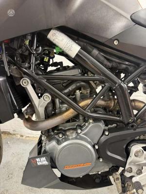 Oranžs KTM Duke 2015 Marijampole, ar dzinēja tilpumu 0.13 L un nobraukumu 25 tūkst. km par 1635 €, foto 19 vietnē AUTOMOTO.COM.LV