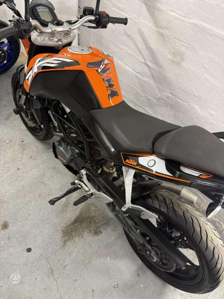 Oranžs KTM Duke 2015 Marijampole, ar dzinēja tilpumu 0.13 L un nobraukumu 25 tūkst. km par 1635 €, foto 22 vietnē AUTOMOTO.COM.LV
