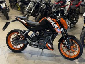 Orange KTM Duke 2016 in Siauliai, with an engine capacity of 0.13 L and mileage of 20 thousand km for 1750 €, photo 5 on AUTOMOTO.COM.LV