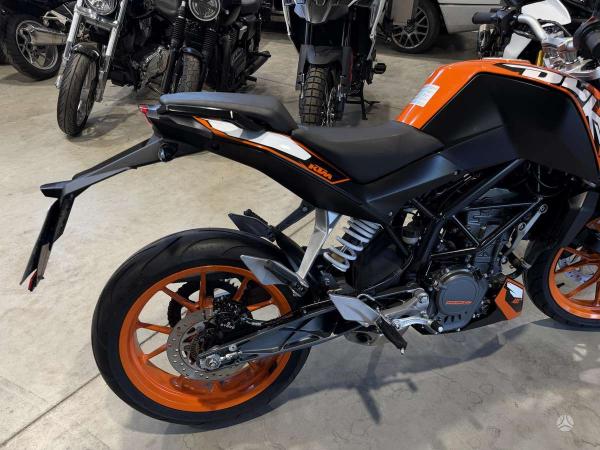 Orange KTM Duke 2016 in Siauliai, with an engine capacity of 0.13 L and mileage of 20 thousand km for 1750 €, photo 5 on AUTOMOTO.COM.LV