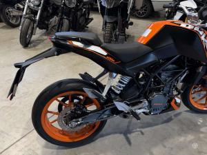 Orange KTM Duke 2016 in Siauliai, with an engine capacity of 0.13 L and mileage of 20 thousand km for 1750 €, photo 6 on AUTOMOTO.COM.LV