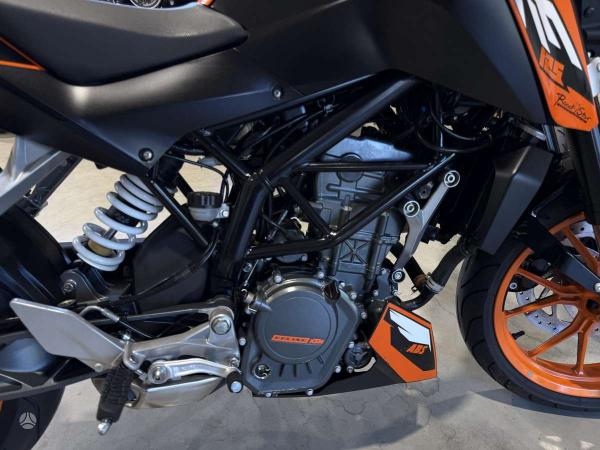 Orange KTM Duke 2016 in Siauliai, with an engine capacity of 0.13 L and mileage of 20 thousand km for 1750 €, photo 6 on AUTOMOTO.COM.LV