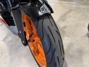 Orange KTM Duke 2016 in Siauliai, with an engine capacity of 0.13 L and mileage of 20 thousand km for 1750 €, photo 13 on AUTOMOTO.COM.LV