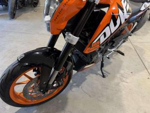 Orange KTM Duke 2016 in Siauliai, with an engine capacity of 0.13 L and mileage of 20 thousand km for 1750 €, photo 15 on AUTOMOTO.COM.LV