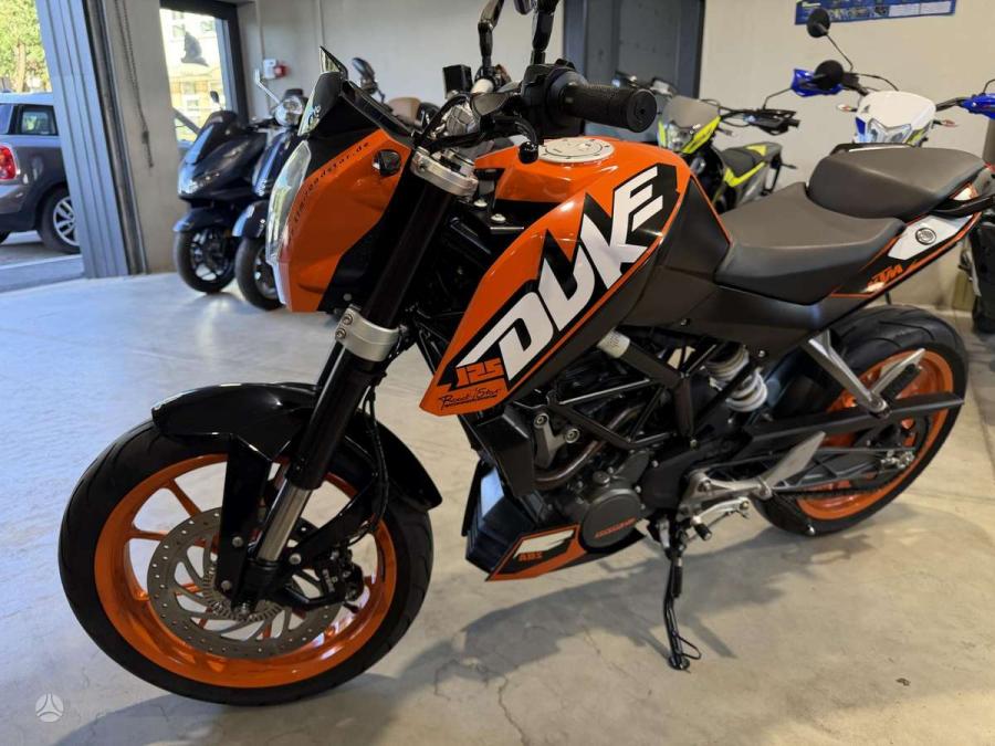 Orange KTM Duke 2016 in Siauliai, with an engine capacity of 0.13 L and mileage of 20 thousand km for 1750 €, photo 16 on AUTOMOTO.COM.LV
