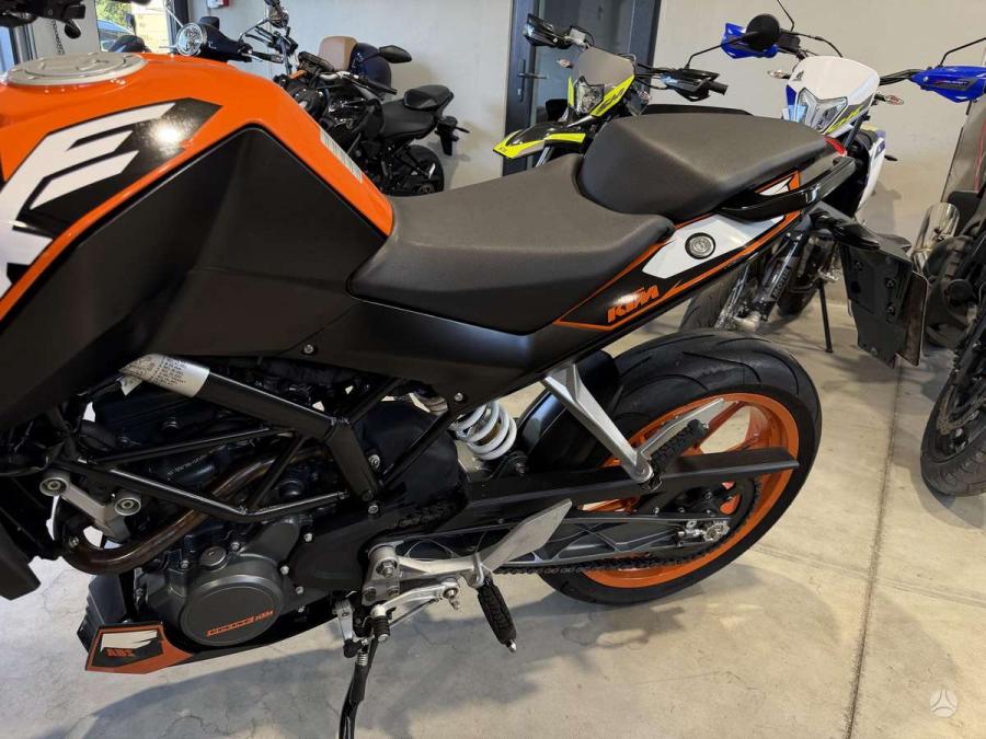 Orange KTM Duke 2016 in Siauliai, with an engine capacity of 0.13 L and mileage of 20 thousand km for 1750 €, photo 17 on AUTOMOTO.COM.LV