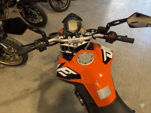 Orange KTM Duke 2016 in Siauliai, with an engine capacity of 0.13 L and mileage of 20 thousand km for 1750 €, photo 20 on AUTOMOTO.COM.LV