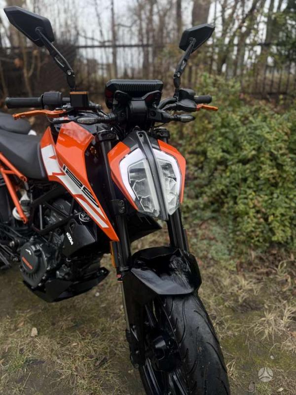 Orange KTM Duke 2017 in Vilkaviskis, with an engine capacity of 0.13 L and mileage of 20 thousand km for 1999 €, photo 3 on AUTOMOTO.COM.LV