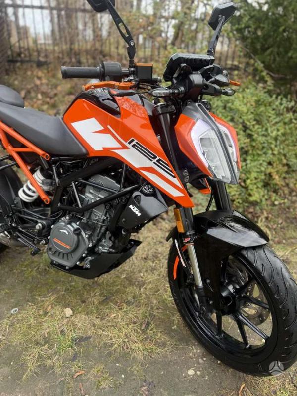 Orange KTM Duke 2017 in Vilkaviskis, with an engine capacity of 0.13 L and mileage of 20 thousand km for 1999 €, photo 5 on AUTOMOTO.COM.LV
