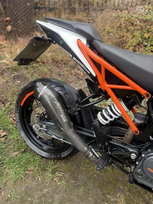 Orange KTM Duke 2017 in Vilkaviskis, with an engine capacity of 0.13 L and mileage of 20 thousand km for 1999 €, photo 6 on AUTOMOTO.COM.LV