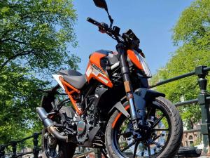 Orange KTM Duke 2018 in Kaunas, with an engine capacity of 0.13 L and mileage of 15 thousand km for 2570 €, photo  on AUTOMOTO.COM.LV