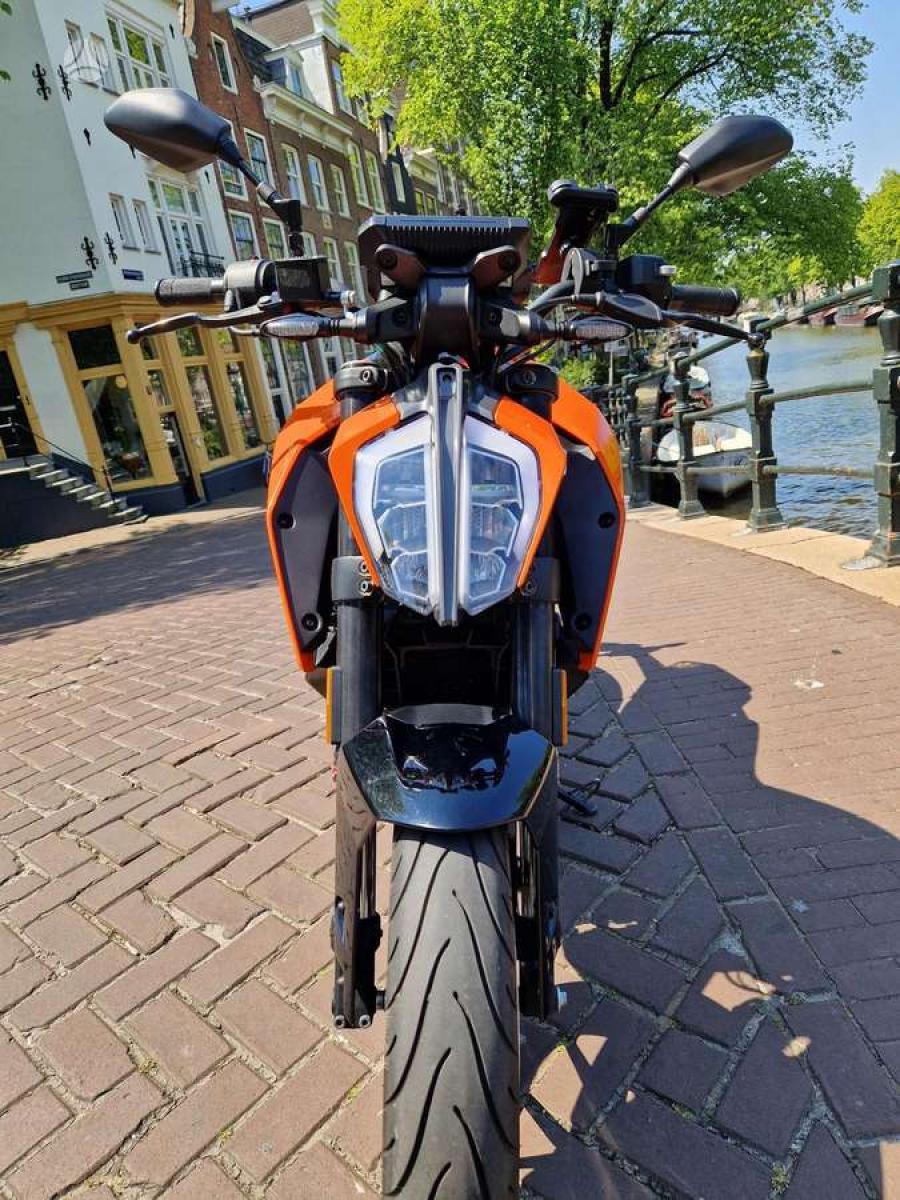 Orange KTM Duke 2018 in Kaunas, with an engine capacity of 0.13 L and mileage of 15 thousand km for 2570 €, photo 3 on AUTOMOTO.COM.LV