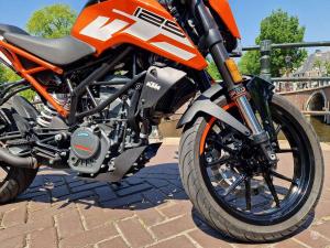 Orange KTM Duke 2018 in Kaunas, with an engine capacity of 0.13 L and mileage of 15 thousand km for 2570 €, photo 7 on AUTOMOTO.COM.LV