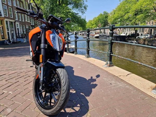Orange KTM Duke 2018 in Kaunas, with an engine capacity of 0.13 L and mileage of 15 thousand km for 2570 €, photo 9 on AUTOMOTO.COM.LV