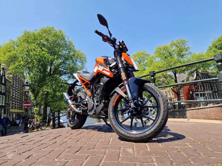 Orange KTM Duke 2018 in Kaunas, with an engine capacity of 0.13 L and mileage of 15 thousand km for 2570 €, photo 12 on AUTOMOTO.COM.LV