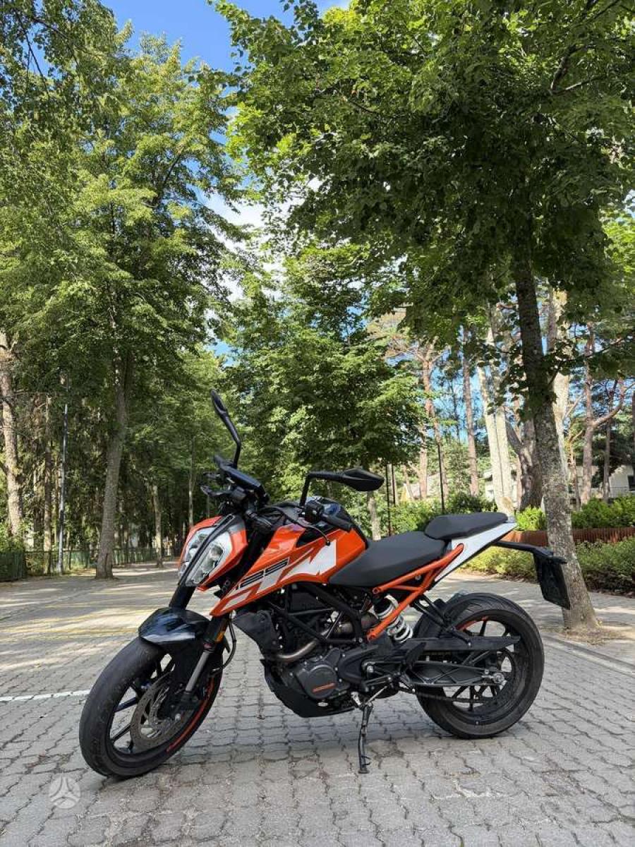 Oranžs KTM Duke 2018 Kretinga, ar dzinēja tilpumu 0.13 L un nobraukumu 26 tūkst. km par 2300 €, foto 1 vietnē AUTOMOTO.COM.LV