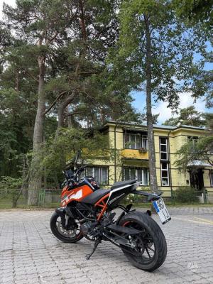 Oranžs KTM Duke 2018 Kretinga, ar dzinēja tilpumu 0.13 L un nobraukumu 26 tūkst. km par 2300 €, foto 4 vietnē AUTOMOTO.COM.LV