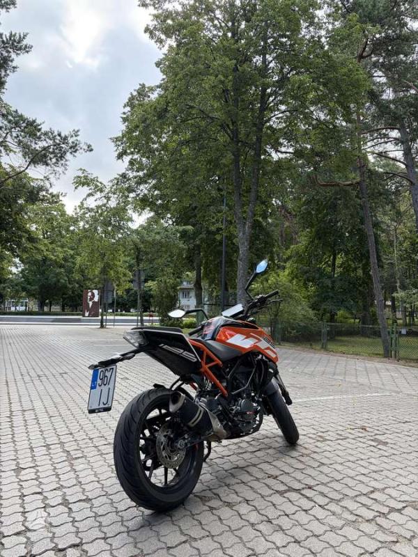 Orange KTM Duke 2018 in Kretinga, with an engine capacity of 0.13 L and mileage of 26 thousand km for 2300 €, photo 7 on AUTOMOTO.COM.LV