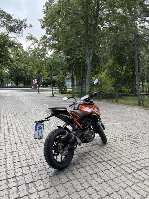 Orange KTM Duke 2018 in Kretinga, with an engine capacity of 0.13 L and mileage of 26 thousand km for 2300 €, photo 8 on AUTOMOTO.COM.LV