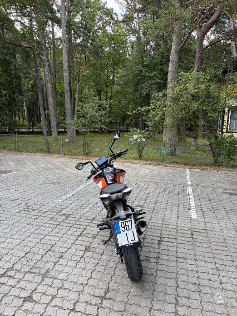Oranžs KTM Duke 2018 Kretinga, ar dzinēja tilpumu 0.13 L un nobraukumu 26 tūkst. km par 2300 €, foto 13 vietnē AUTOMOTO.COM.LV