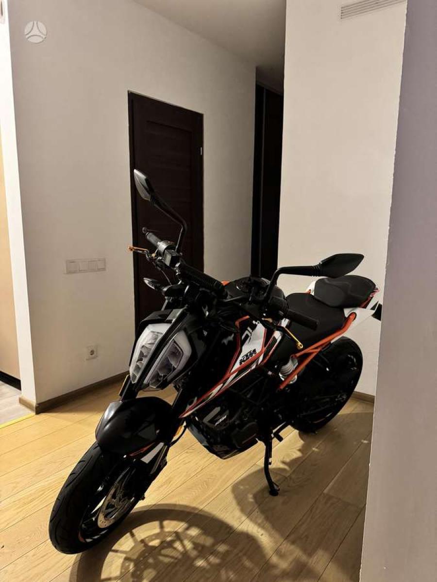 Oranžs KTM Duke 2018 Kauņa, ar dzinēja tilpumu 0.13 L un nobraukumu 24 tūkst. km par 2350 €, foto 1 vietnē AUTOMOTO.COM.LV