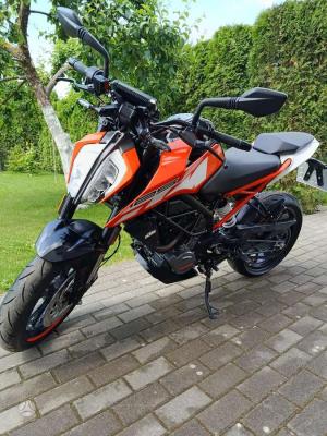 Oranžs KTM Duke 2019 Šauļi, ar dzinēja tilpumu 0.13 L un nobraukumu 21 tūkst. km par 2499 €, foto  vietnē AUTOMOTO.COM.LV