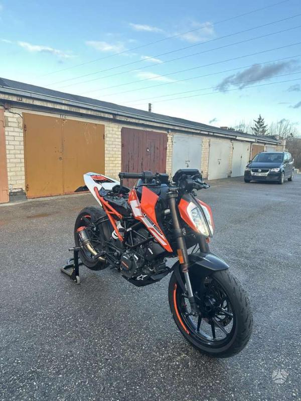 Oranžs KTM Duke 2020 Kauņa, ar dzinēja tilpumu 0.13 L un nobraukumu 27 tūkst. km par 2700 €, foto 1 vietnē AUTOMOTO.COM.LV