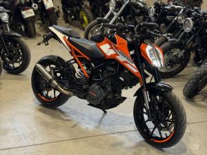 Orange KTM Duke 2020 in Siauliai, with an engine capacity of 0.13 L and mileage of 21 thousand km for 2550 €, photo  on AUTOMOTO.COM.LV