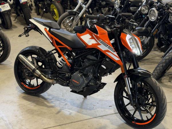 Orange KTM Duke 2020 in Siauliai, with an engine capacity of 0.13 L and mileage of 21 thousand km for 2550 €, photo 3 on AUTOMOTO.COM.LV