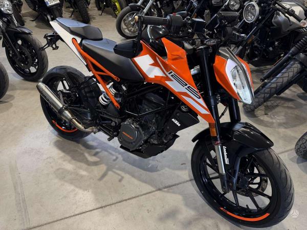 Orange KTM Duke 2020 in Siauliai, with an engine capacity of 0.13 L and mileage of 21 thousand km for 2550 €, photo 4 on AUTOMOTO.COM.LV