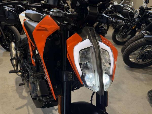 Orange KTM Duke 2020 in Siauliai, with an engine capacity of 0.13 L and mileage of 21 thousand km for 2550 €, photo 6 on AUTOMOTO.COM.LV