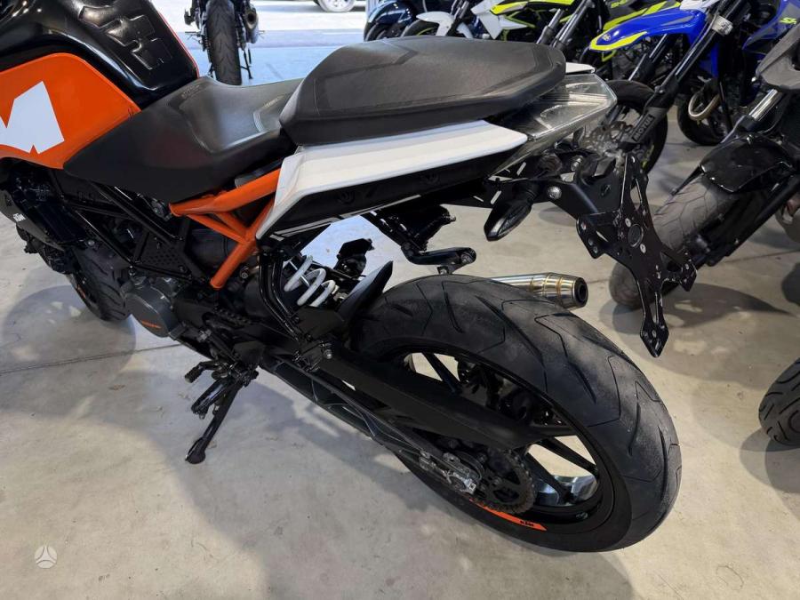 Orange KTM Duke 2020 in Siauliai, with an engine capacity of 0.13 L and mileage of 21 thousand km for 2550 €, photo 12 on AUTOMOTO.COM.LV