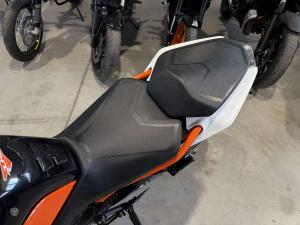 Orange KTM Duke 2020 in Siauliai, with an engine capacity of 0.13 L and mileage of 21 thousand km for 2550 €, photo 16 on AUTOMOTO.COM.LV