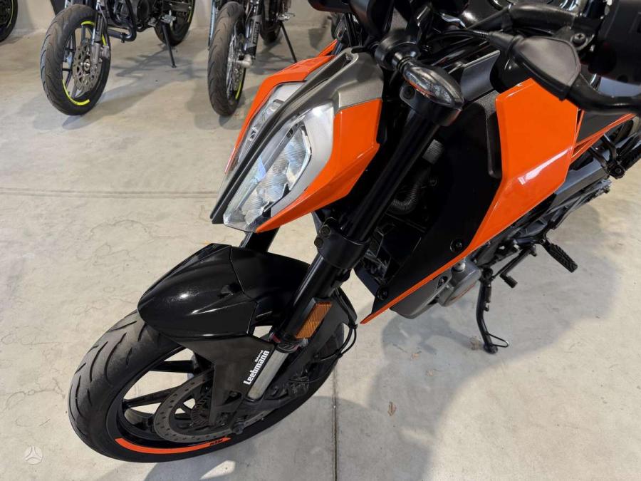 Orange KTM Duke 2020 in Siauliai, with an engine capacity of 0.13 L and mileage of 21 thousand km for 2550 €, photo 18 on AUTOMOTO.COM.LV
