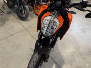 Orange KTM Duke 2020 in Siauliai, with an engine capacity of 0.13 L and mileage of 21 thousand km for 2550 €, photo 19 on AUTOMOTO.COM.LV