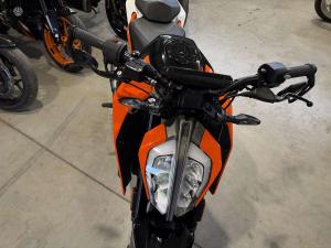 Orange KTM Duke 2020 in Siauliai, with an engine capacity of 0.13 L and mileage of 21 thousand km for 2550 €, photo 20 on AUTOMOTO.COM.LV
