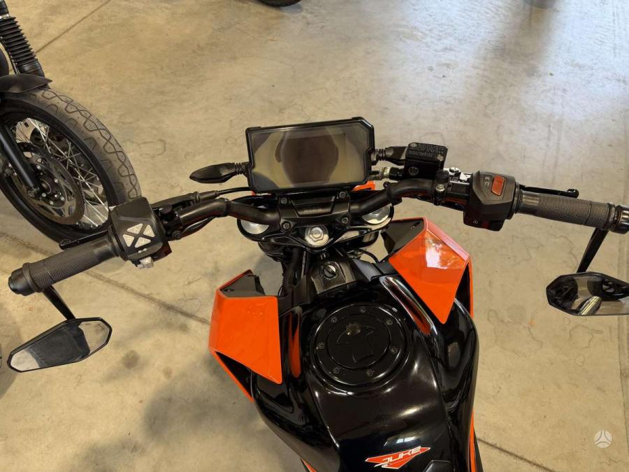 Orange KTM Duke 2020 in Siauliai, with an engine capacity of 0.13 L and mileage of 21 thousand km for 2550 €, photo 21 on AUTOMOTO.COM.LV