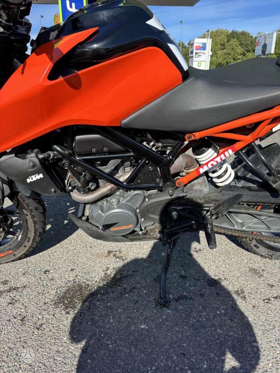 Oranžs KTM Duke 2020 Klaipėda, ar dzinēja tilpumu 0.13 L un nobraukumu 26 tūkst. km par 2500 €, foto 7 vietnē AUTOMOTO.COM.LV